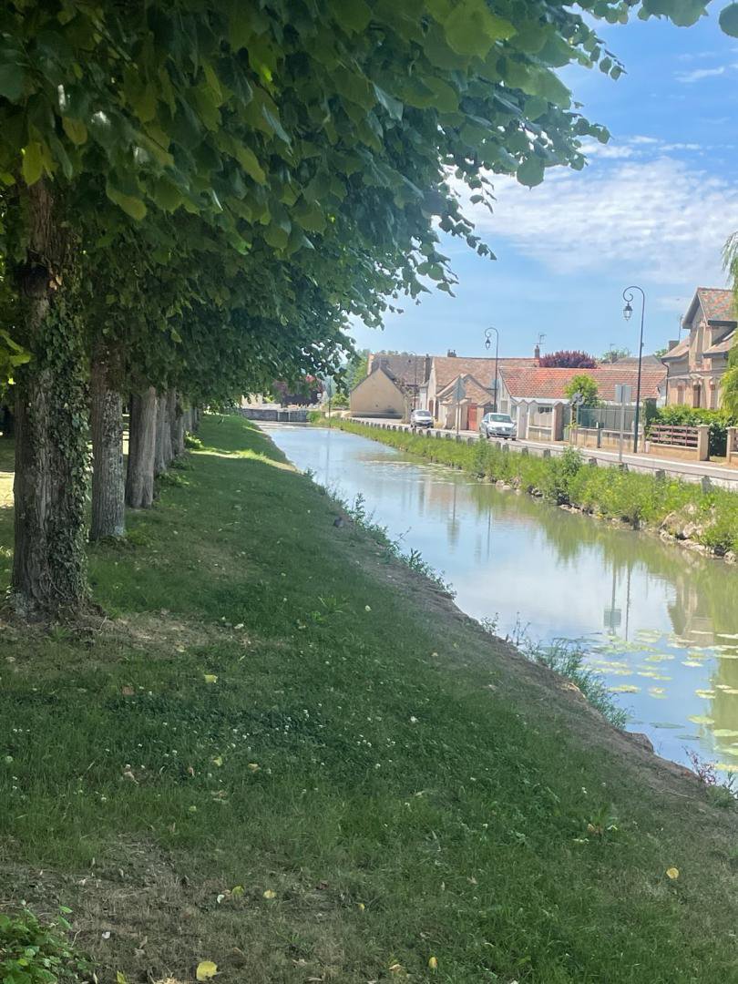 Les fossés - Gisy-les-Nobles
