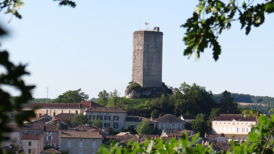 Tour Donjon de Montcuq en Quercy blanc - Montcuq-en-Quercy-Blanc