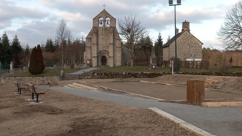 L'Eglise Saint Etienne - Saint-Étienne-la-Geneste